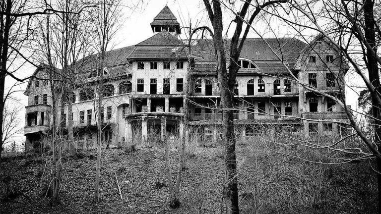 haunted house | Travel Thru History